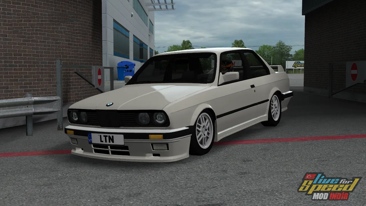 LFS için XRG BMW E30 M-TECH araba modu.