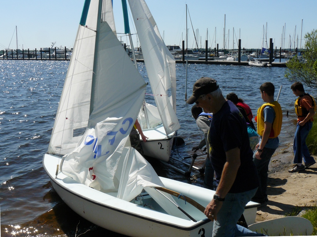 New Bern High School Naval Junior ROTC Sailing: FJ sailing... Learning ...