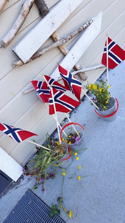 TRYGGHEIM BARNEHAGE VATNE: Pynte til fest