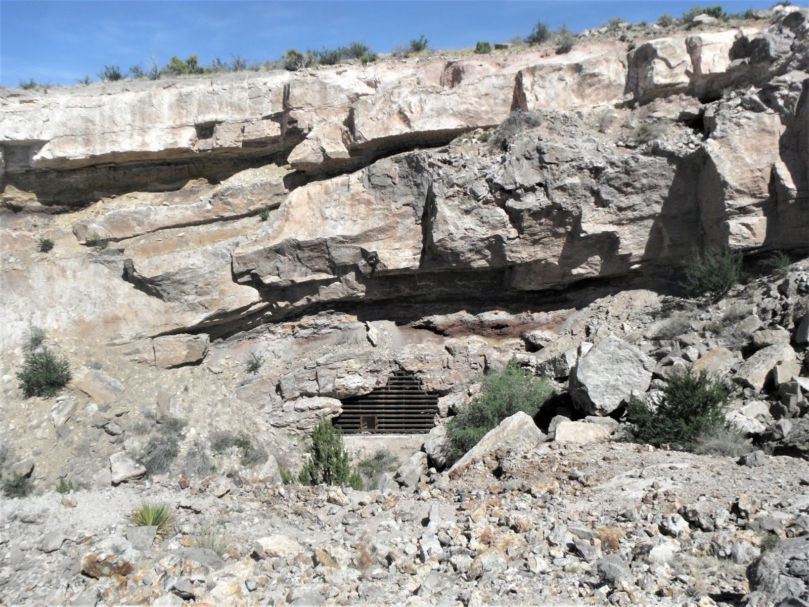 Rockhounding the Rockies: NM Road Trip For Minerals #Fluorite # ...