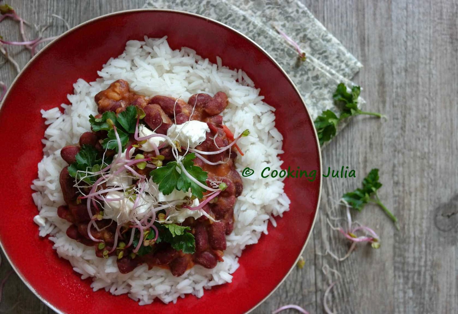 COOKING JULIA : ASSIETTE DE HARICOTS ROUGES À LA TOMATE