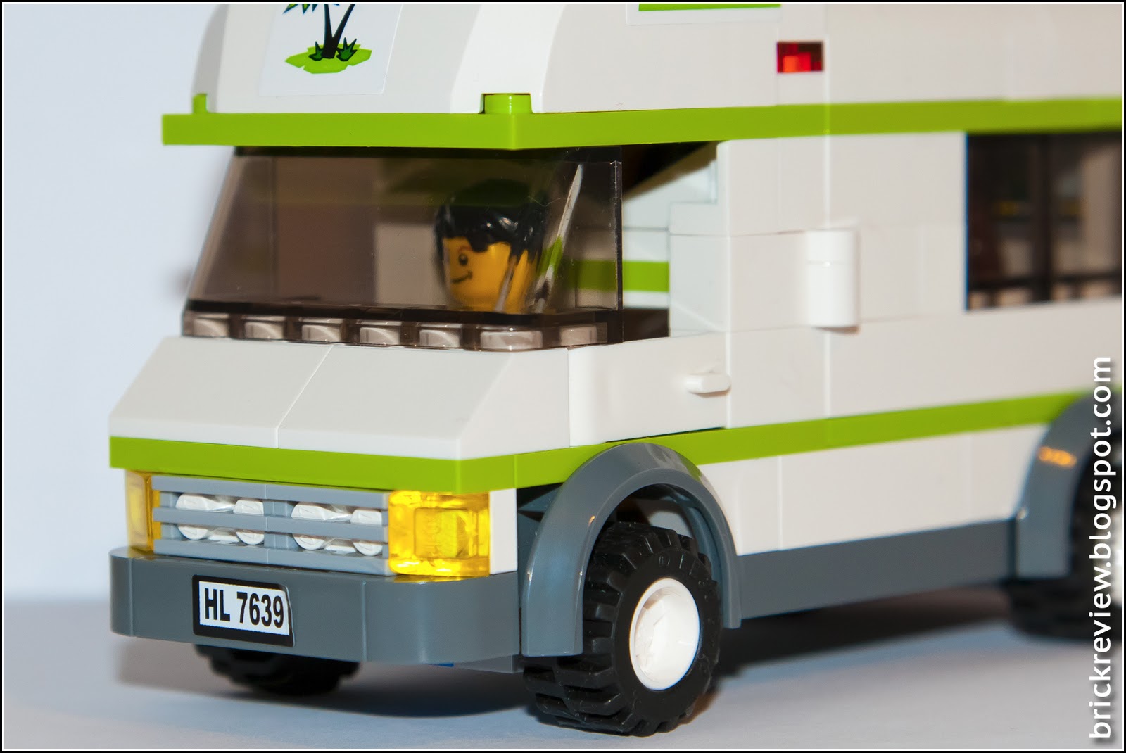 Brickreview: LEGO 7639: Camper