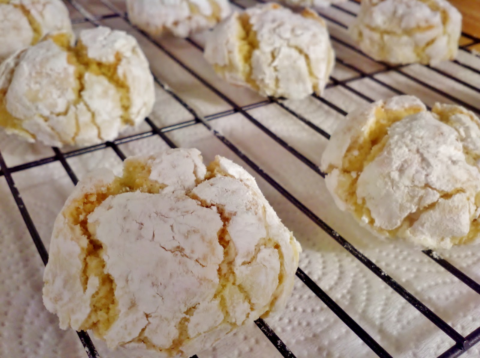 Healthy, One Recipe At a Time...: Moroccan Almond Cookies - Ghriyba