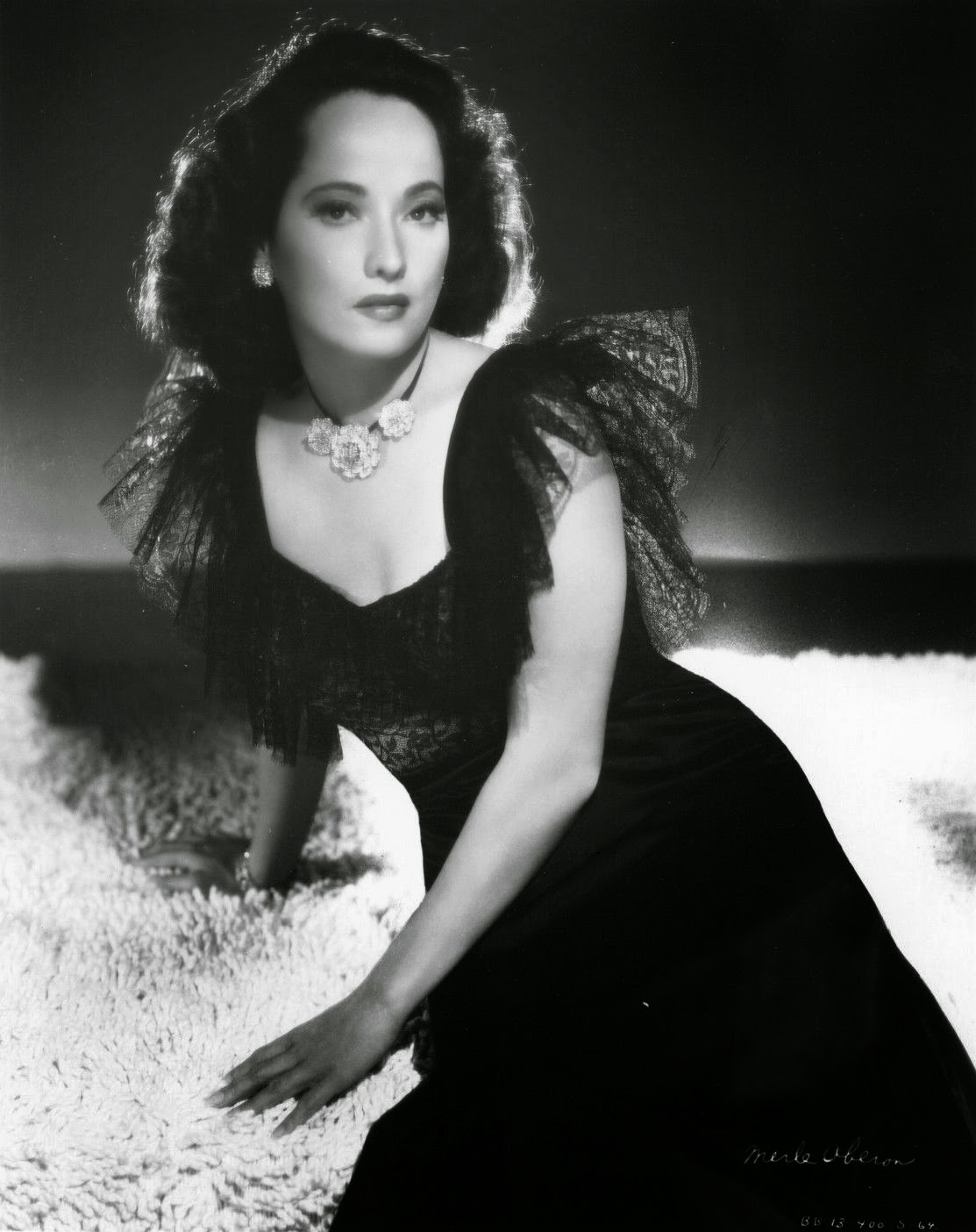 Slice of Cheesecake: Merle Oberon, pictorial