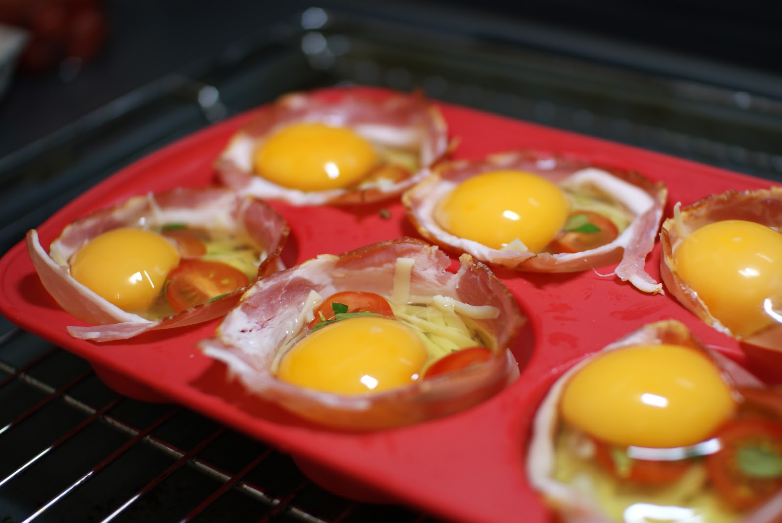 Keittotaiteilua: Kananmuna-pekonikupit