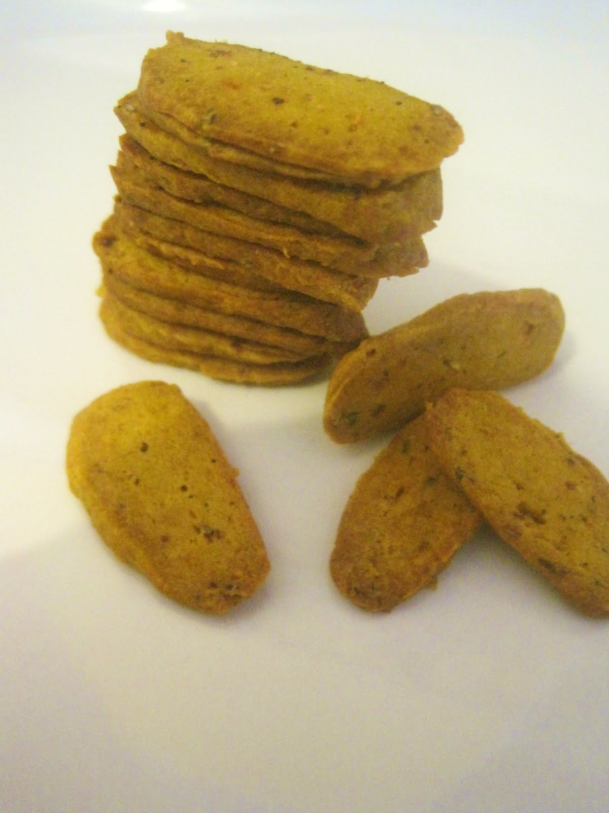 فْقّاسْ مالْحْ / Moroccan Mini-Fekkas or Mini-Fakkas With Dried ...