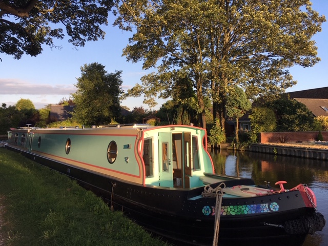 Narrowboat External Paint Scheme