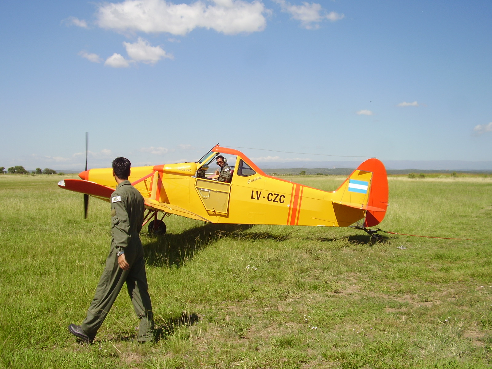 CULTURA AEREA: El PA-25 Puelche, nuevo remolcador para la Escuela de ...