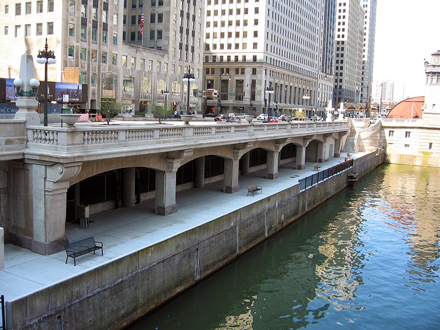 ArchitectureChicago PLUS: The Construction of Chicago's New Riverwalk ...
