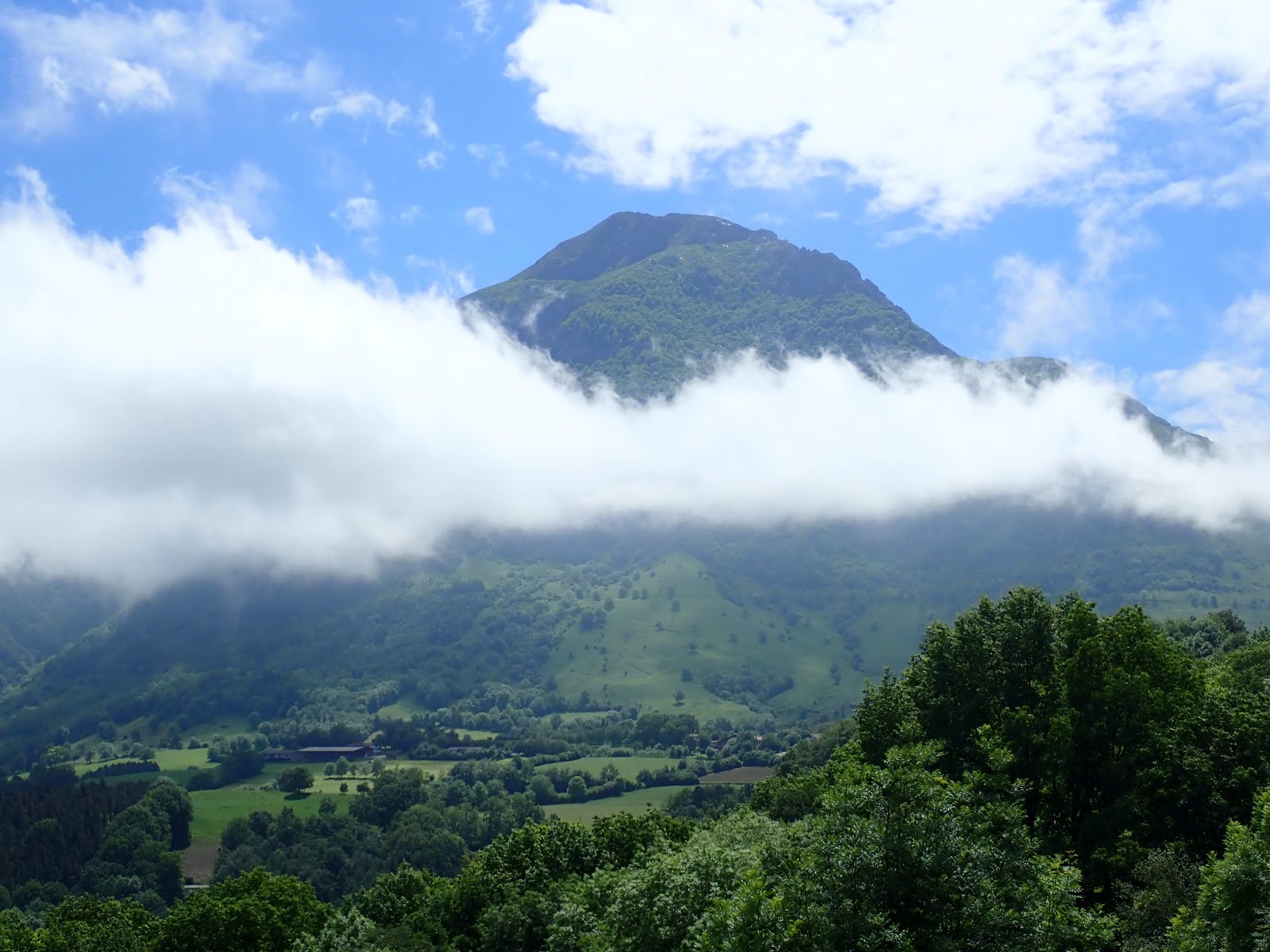 TXINDOKI DESDE LARRAITZ, SIERRA ARALAR - Las Rutas de Moskys