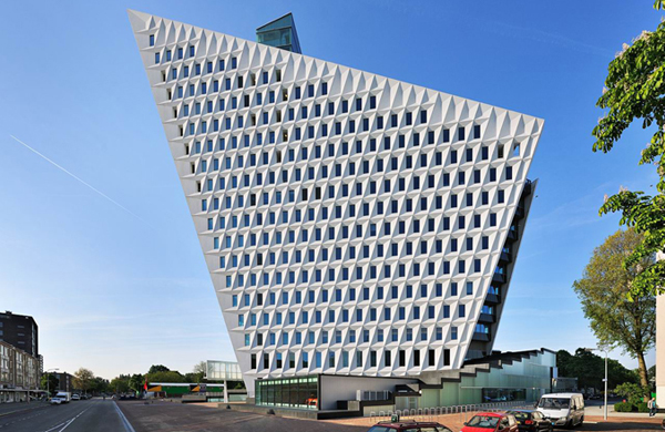 Arquitectura Moderna: CONSTRUCCION