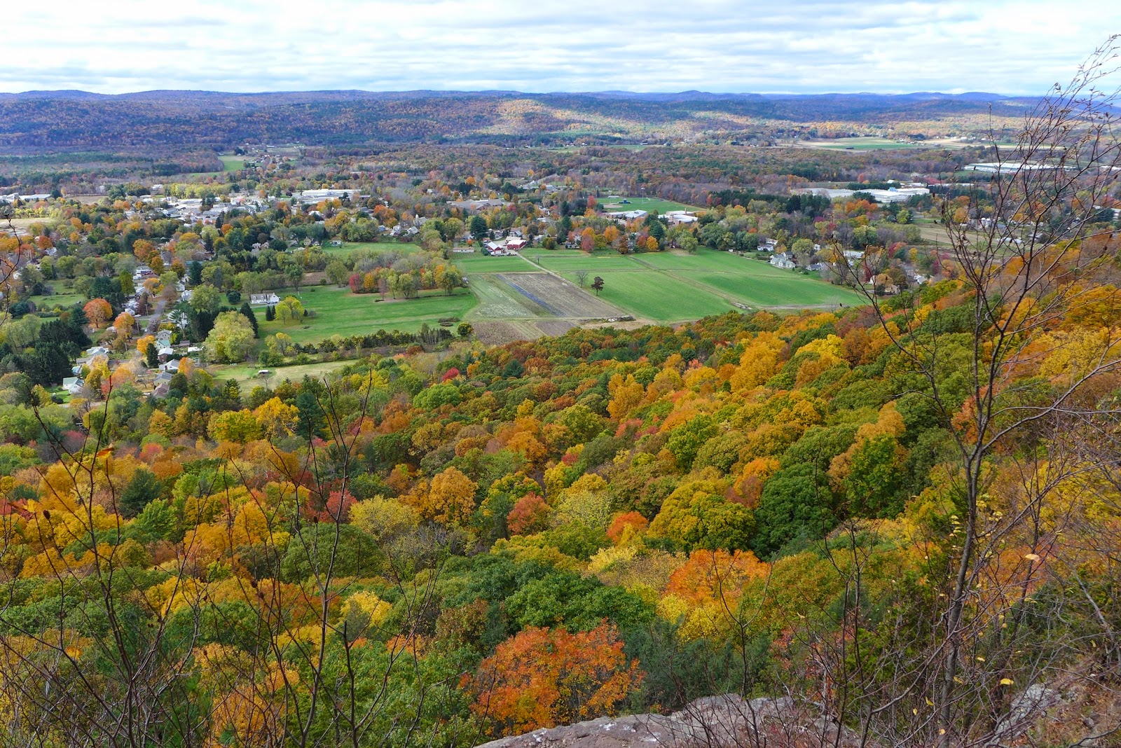 Hill Junkie: Tour of the Pocumtuck Ridge