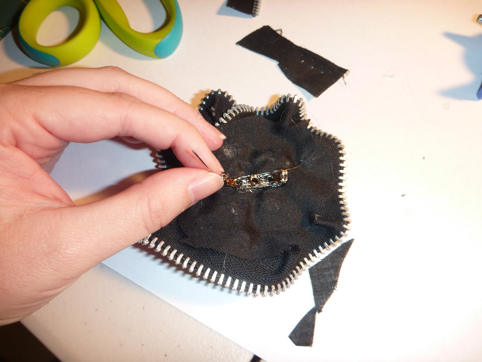 Such Big Dreams...: Zipper Flower Tutorial