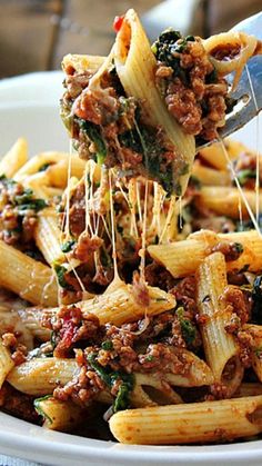 Slow Cooker Beef and Cheese Pasta - yummi