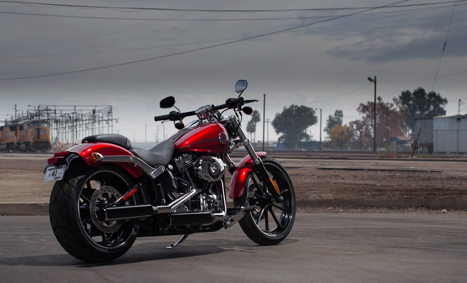Racing Cafè: Harley-Davidson FXSB Breakout 2013