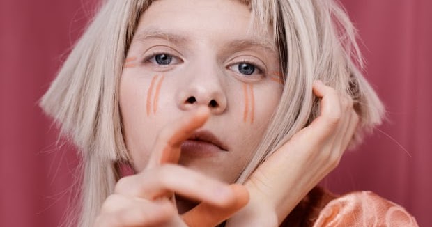 Aurora: A Different Kind of Human: Step II (Albumkritik) - Spass und Spiele