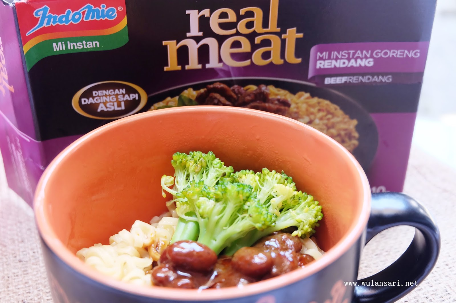 Indomie Instan Real Meat Rasa Rendang - Dengan Daging Sapi Asli - Wulan ...