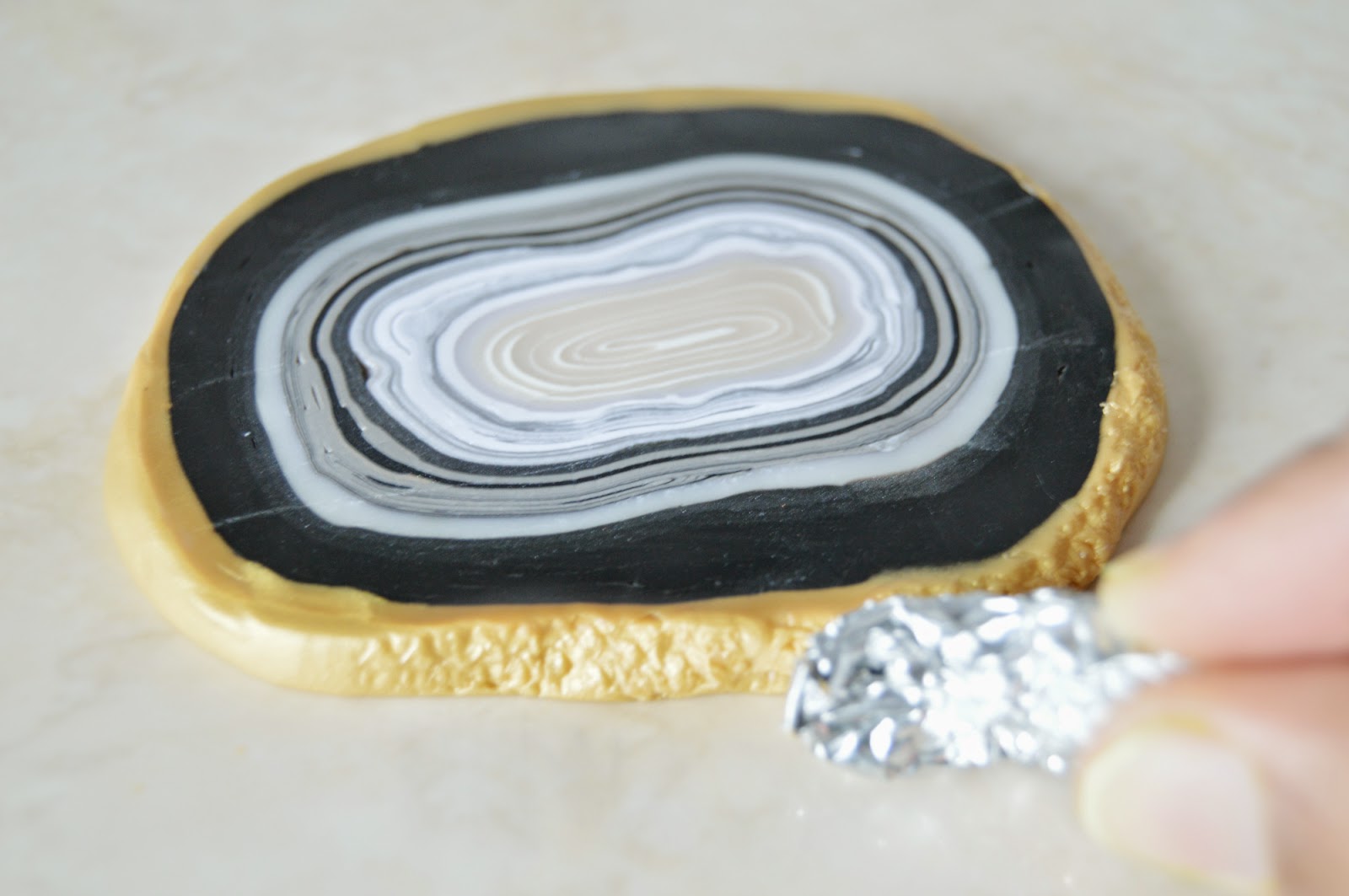 Vikalpah: DIY Faux Agate Coasters