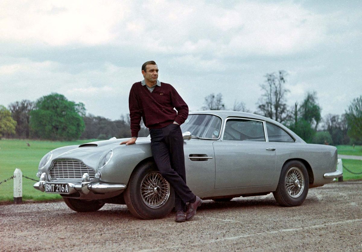20 Amazing Vintage Photos of Sean Connery as James Bond During the ...