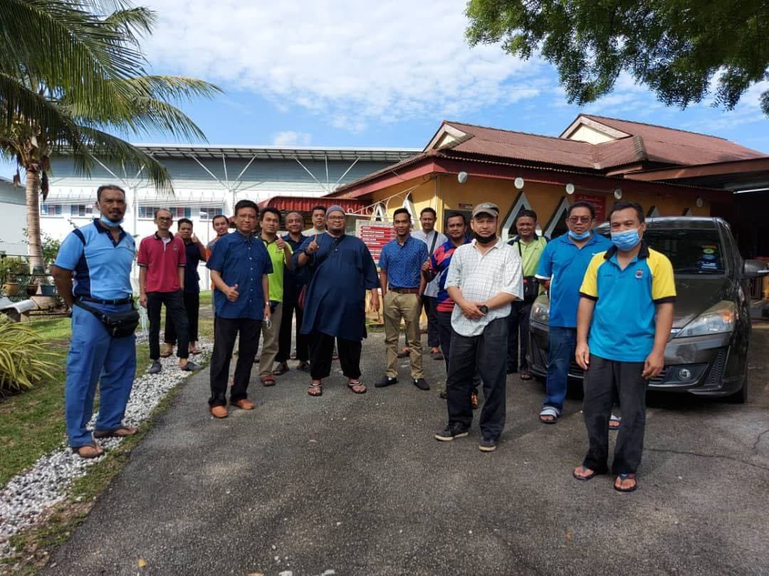HSBM LIBRARY: PROGRAM GOTONG ROYONG SURAU (GURU & STAFF LELAKI)