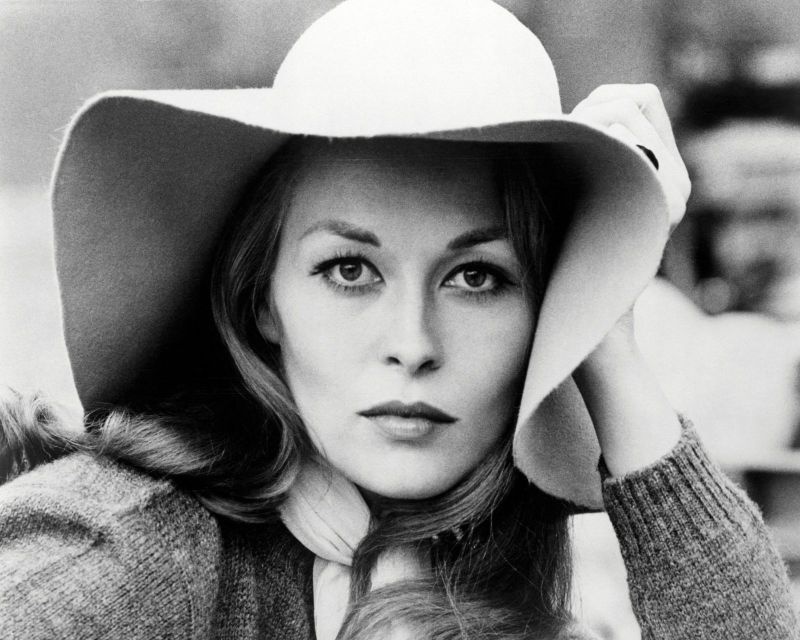Fascinating Photos of Faye Dunaway in the ‘70s | Vintage News Daily