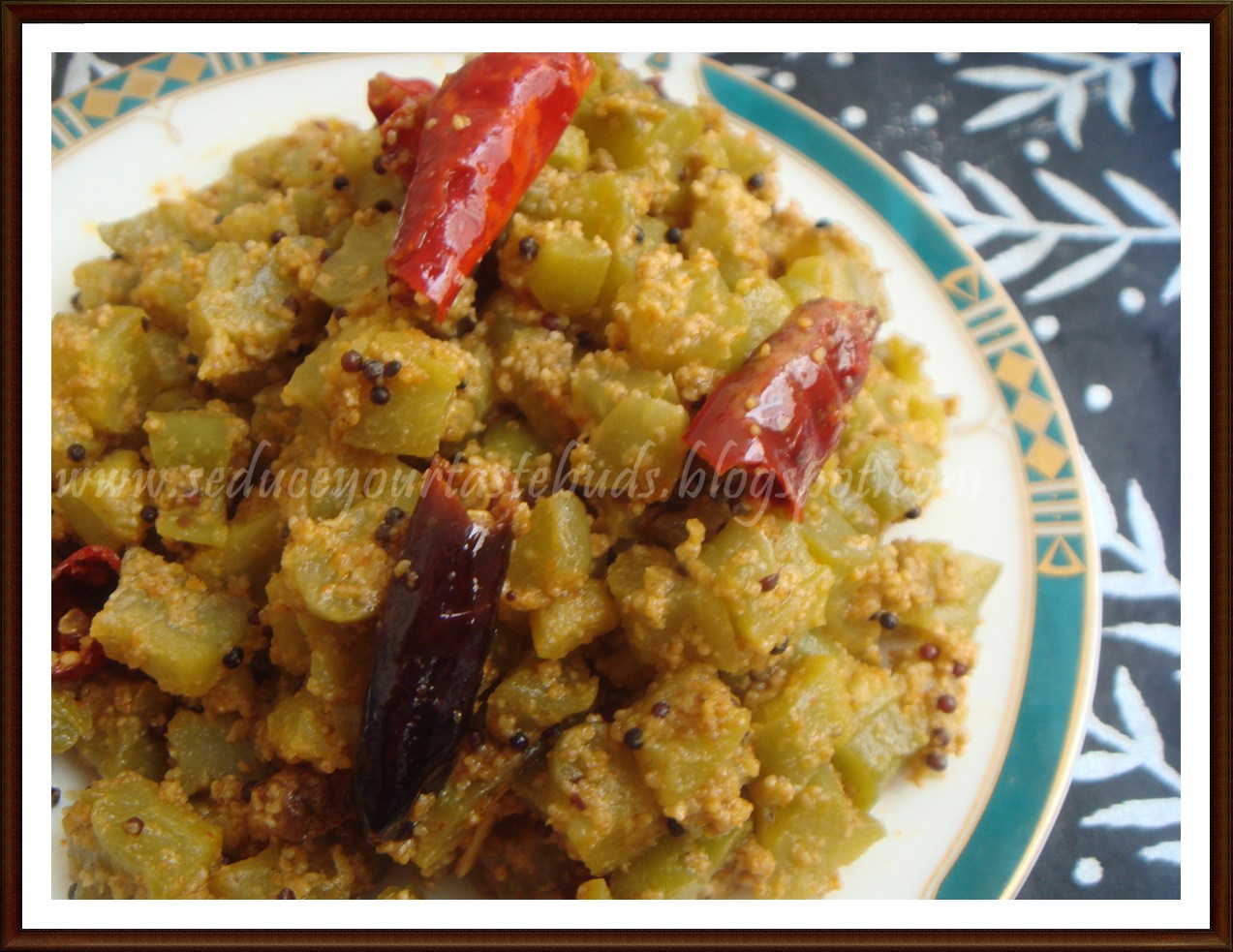 Uchche Posto Jhuri | Bengali bittergourd curry in Poppy Seed Paste ...