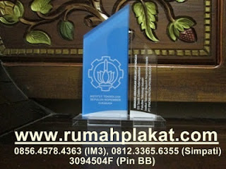 Desain Plakat Akrilik Bagus dan Sederhana, Pesanan D3 Elektro ITS ...