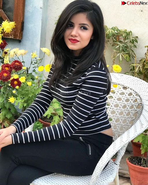 Beautiful Instagram Indian Model Ishika Mathur in lovely shorts bikini ...