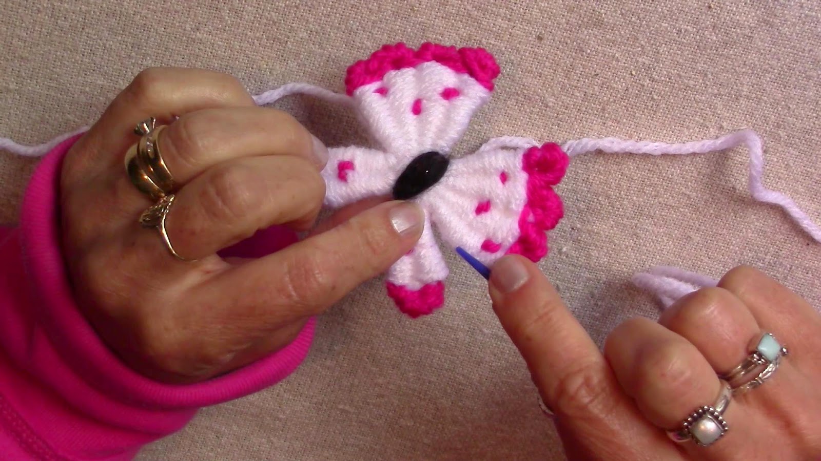 EasyMeWorld: How To Loom a Butterfly