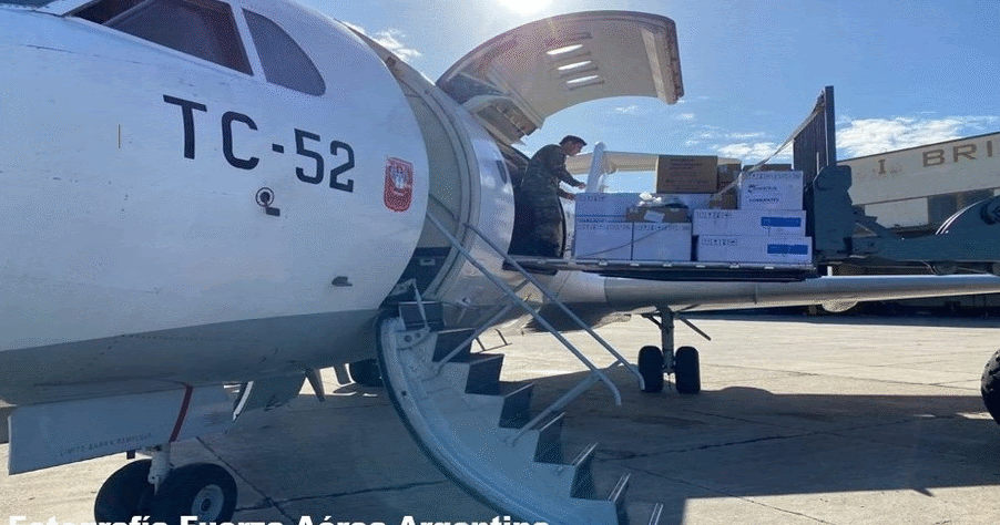 Roll Out - Aerospotter: Tras los pasos del TC-52