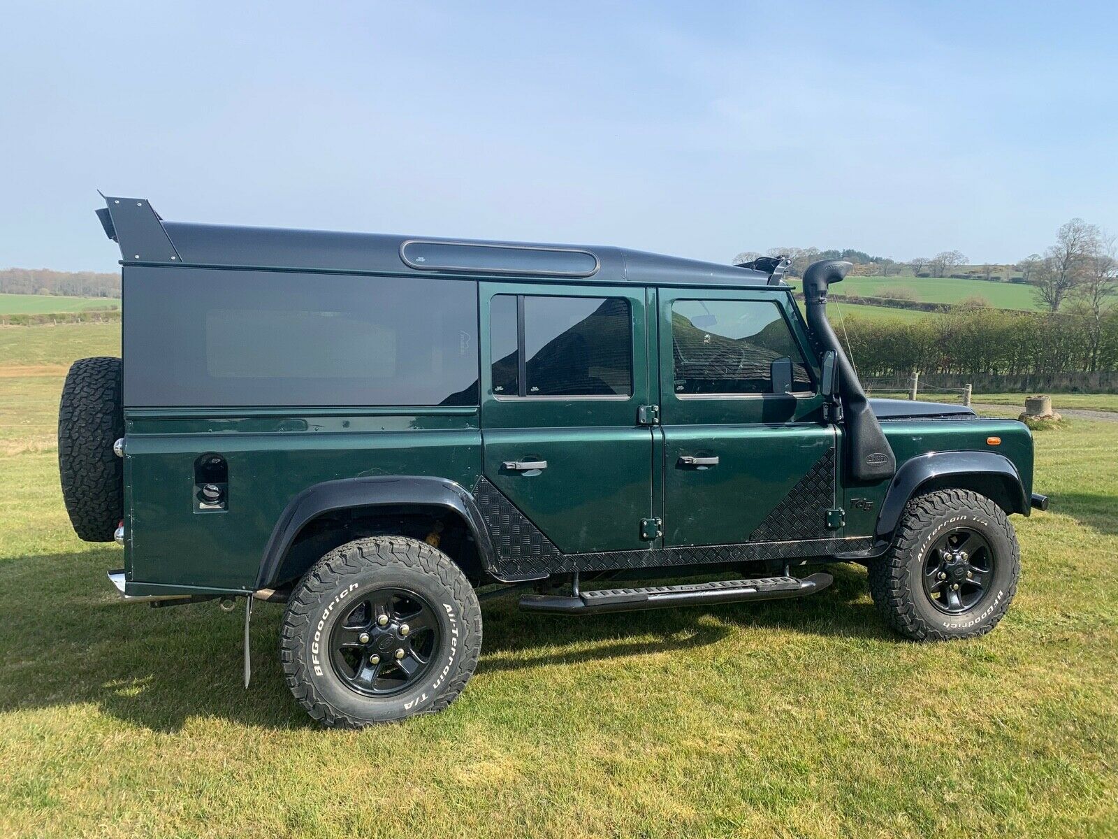 Landrover Defender: DEFENDER 110 TD5 (OVERFINCH STYLING) - SOUNDS ...