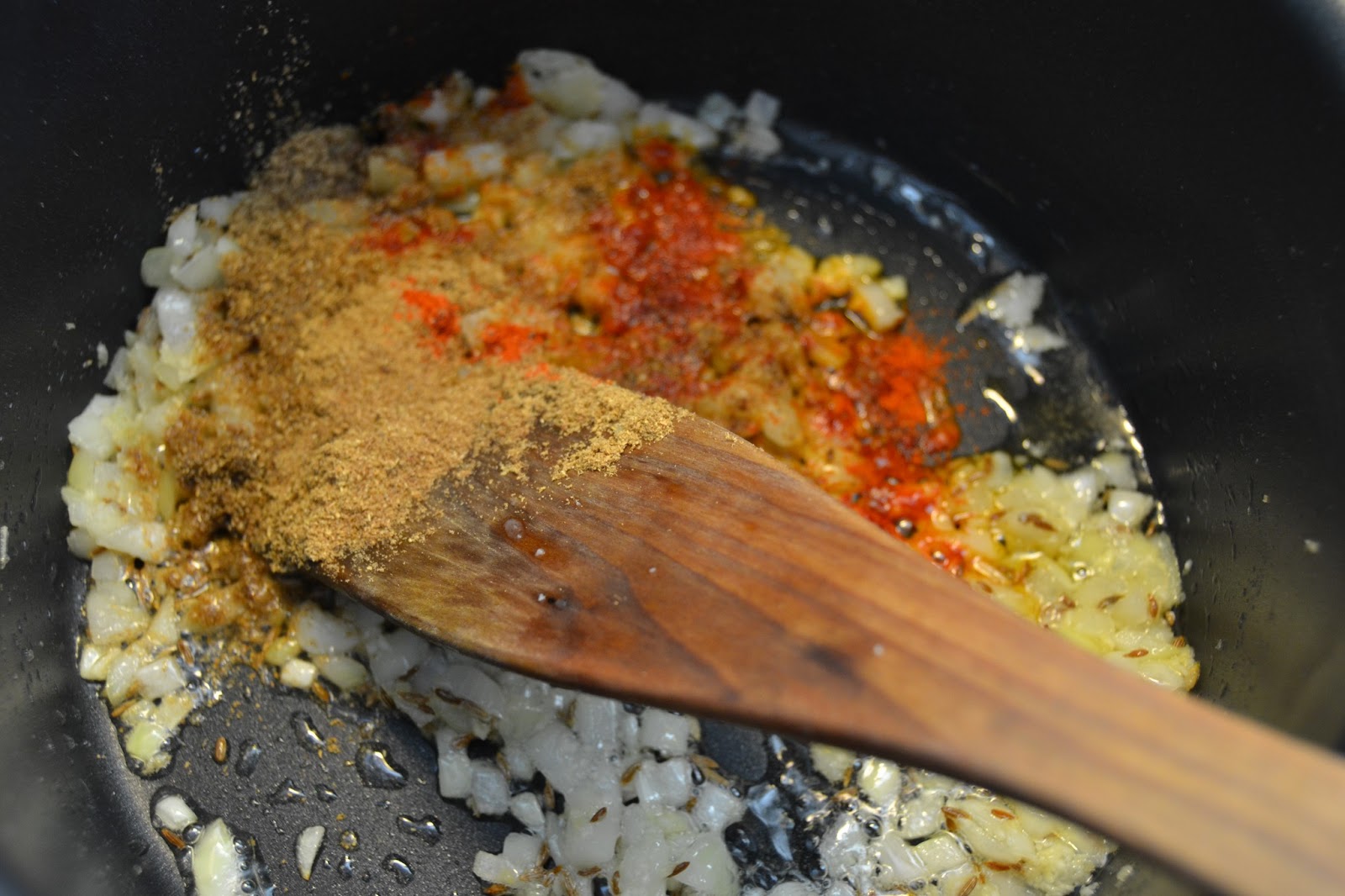 Mangojauhetta: Viiden linssin muhennos - Panchratan daal