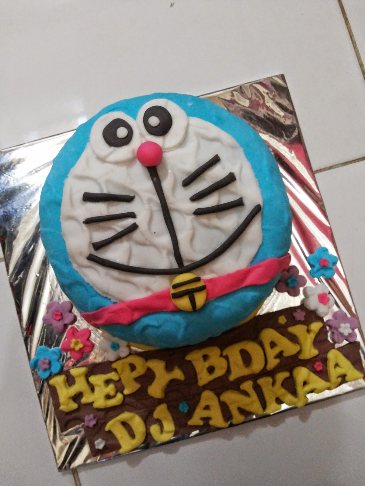 SAGITARIUS CAKE SHOP: KUE ULANG TAHUN DORAEMON FONDANT