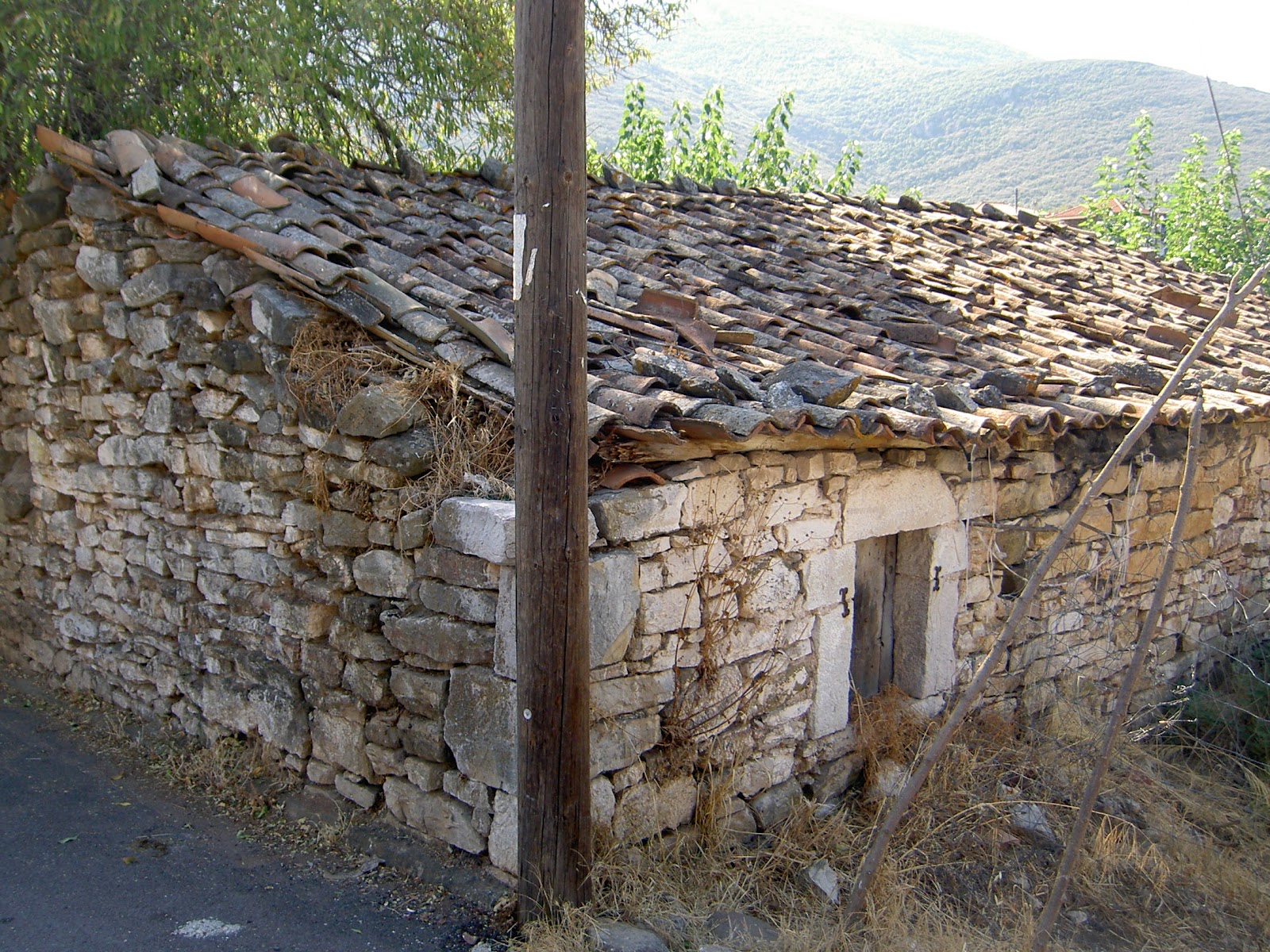 ΓΙΑΝΝΗΣ Δ.ΛΥΡΑΣ: Τα παλιά Καμίνια - Μέρος Βο