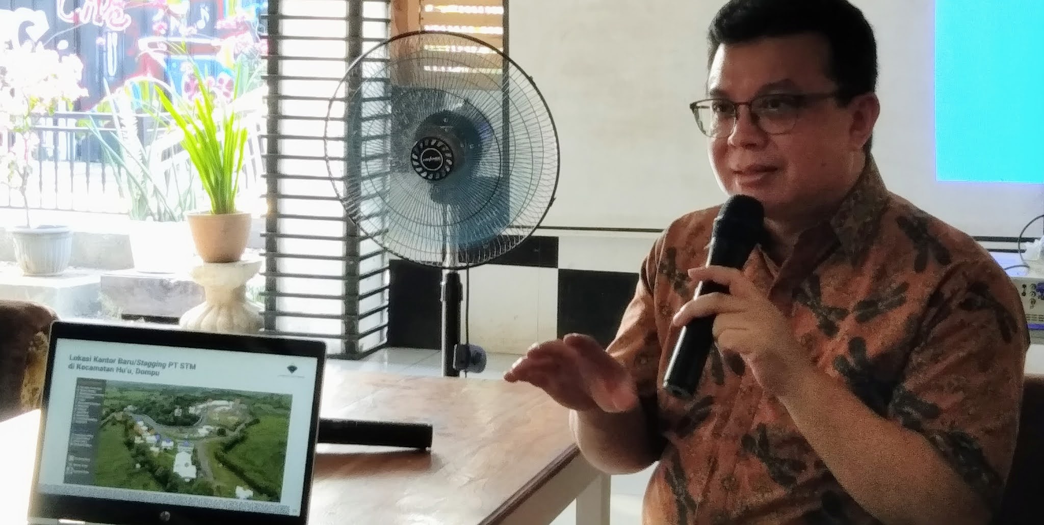 PT Sumbawa Timur Mining Sosialisasi Perkembangan Proyek Hu'u dengan ...