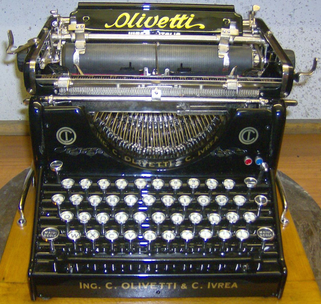 Typewriter - La Macchina per Scrivere: Club Olivetti M1 - Abbiamo fatto 13