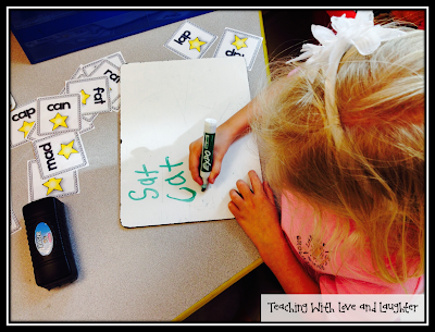 Teaching With Love and Laughter: Pocket Chart Station