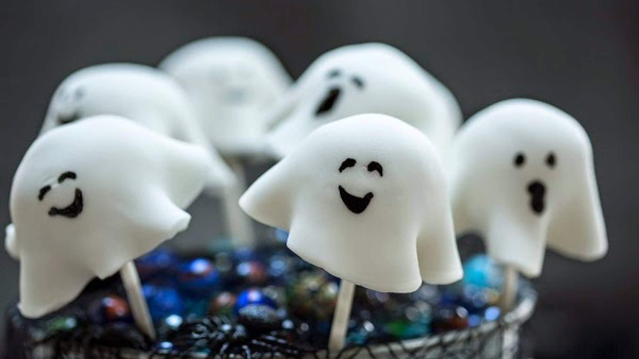 Playdays and Runways: Dr Oetker Spooky Ghost Cake Pops Recipe