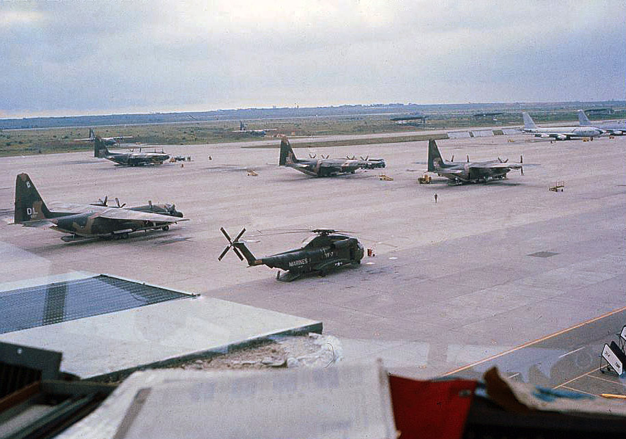 Taipei Air Station: CCK Photos from the Control Tower