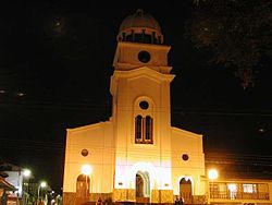 CAMINO HACIA EL LAGO CALIMA