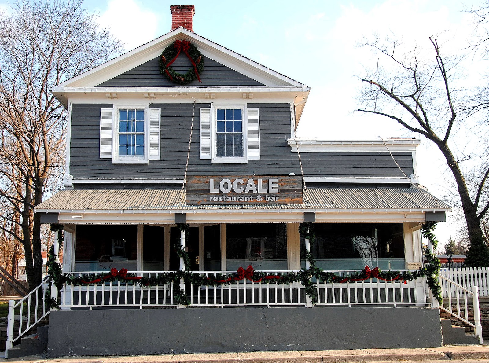 Camera on King & Aurora : LOCALE Restaurant & Bar opens