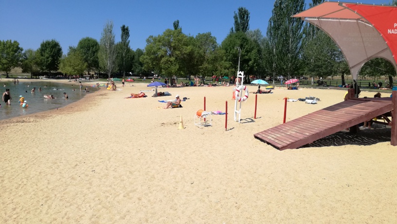 PRAIA FLUVIAL DA RIBEIRA NA ALBUFEIRA DO AZIBO - MACEDO DE CAVALEIROS ...