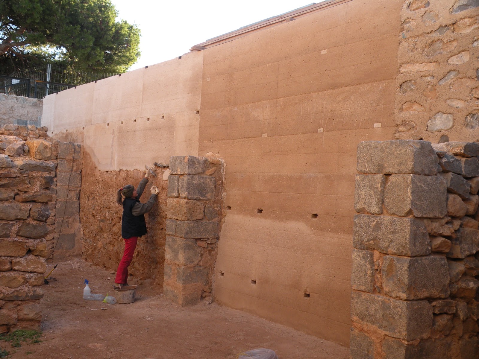 Fermín Font. Arquitecto Técnico: INTERVENCIÓN EN LOS MUROS DE TAPIA DE ...