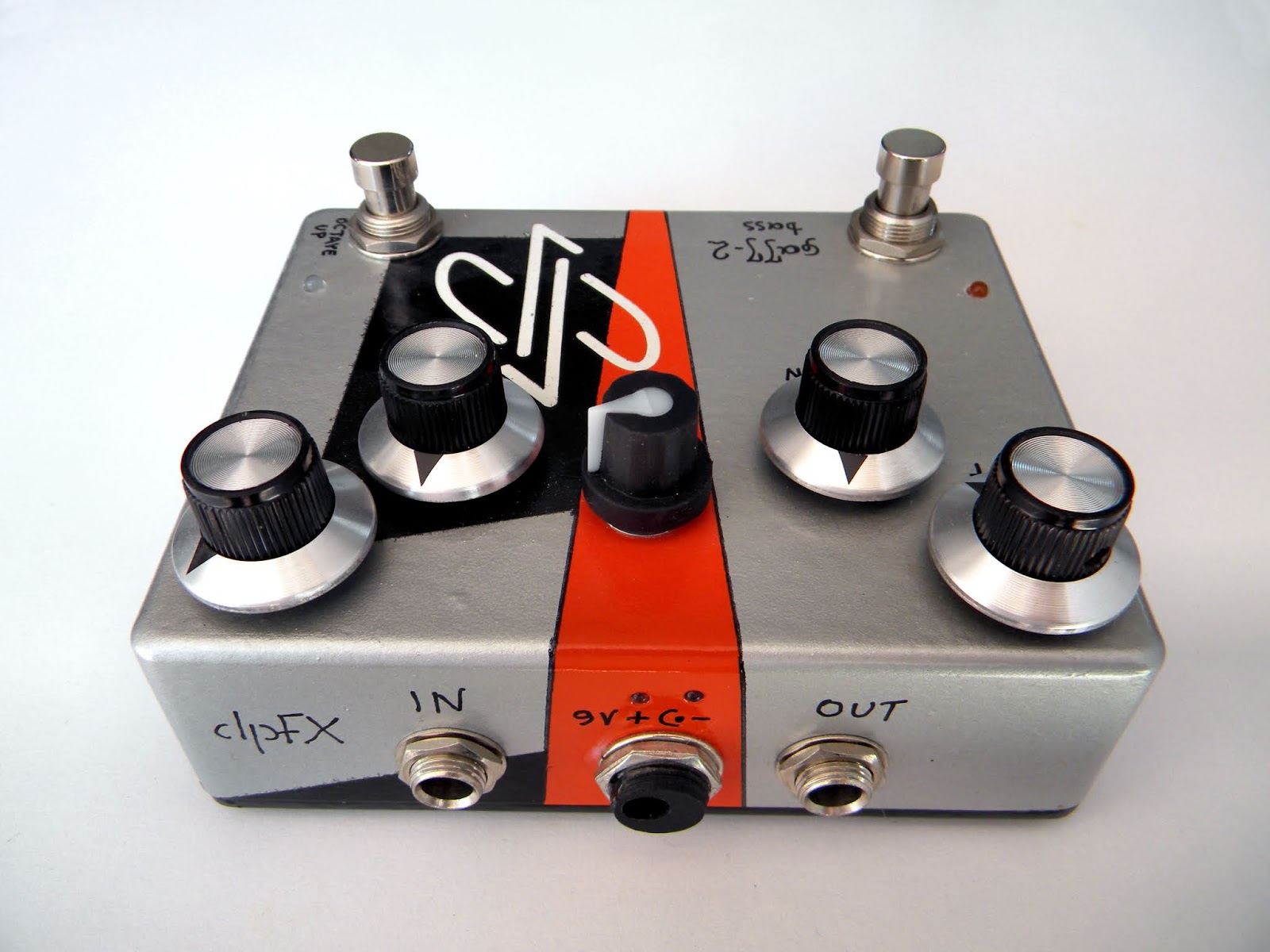 FuzZ-2 Bass w/ Dry Blend, Octave & Mids filter - dpFX Pedals