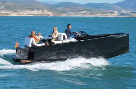 Spend Like A King: D23 – A Luxury Motor Boat With A Hidden Outboard Motor