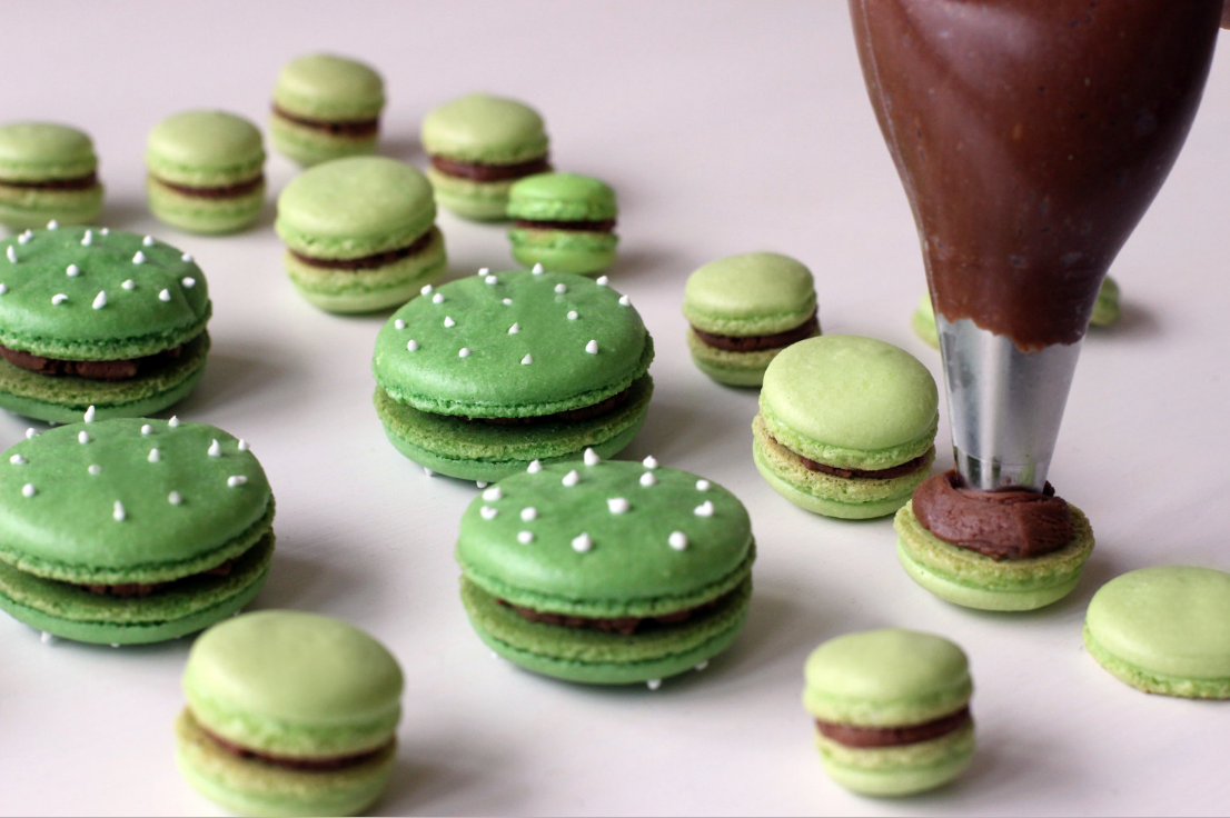 HOW TO MAKE THE SPINY CACTUS FRENCH MACARON - Food Boiling
