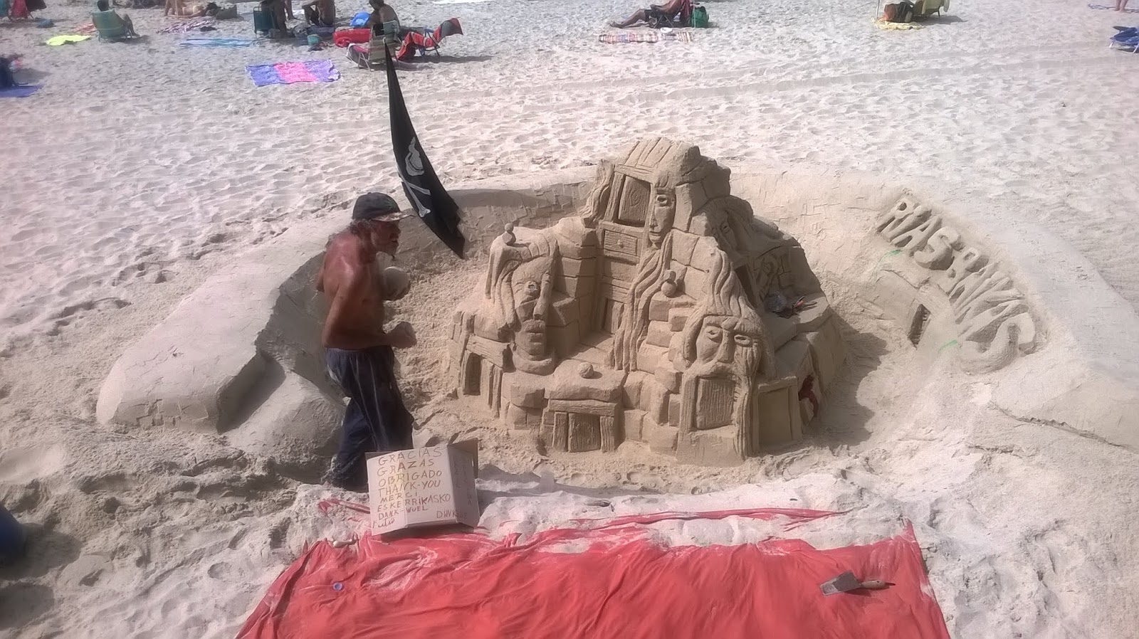 Planeta Inquietante: Castillo de arena inquietante