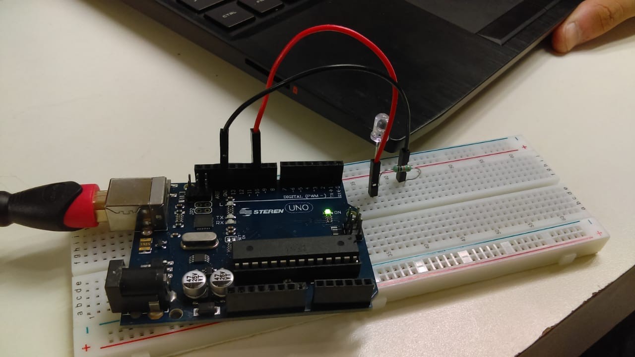 Introducción al Hardware: Práctica 2 Arduino, encender led con ...