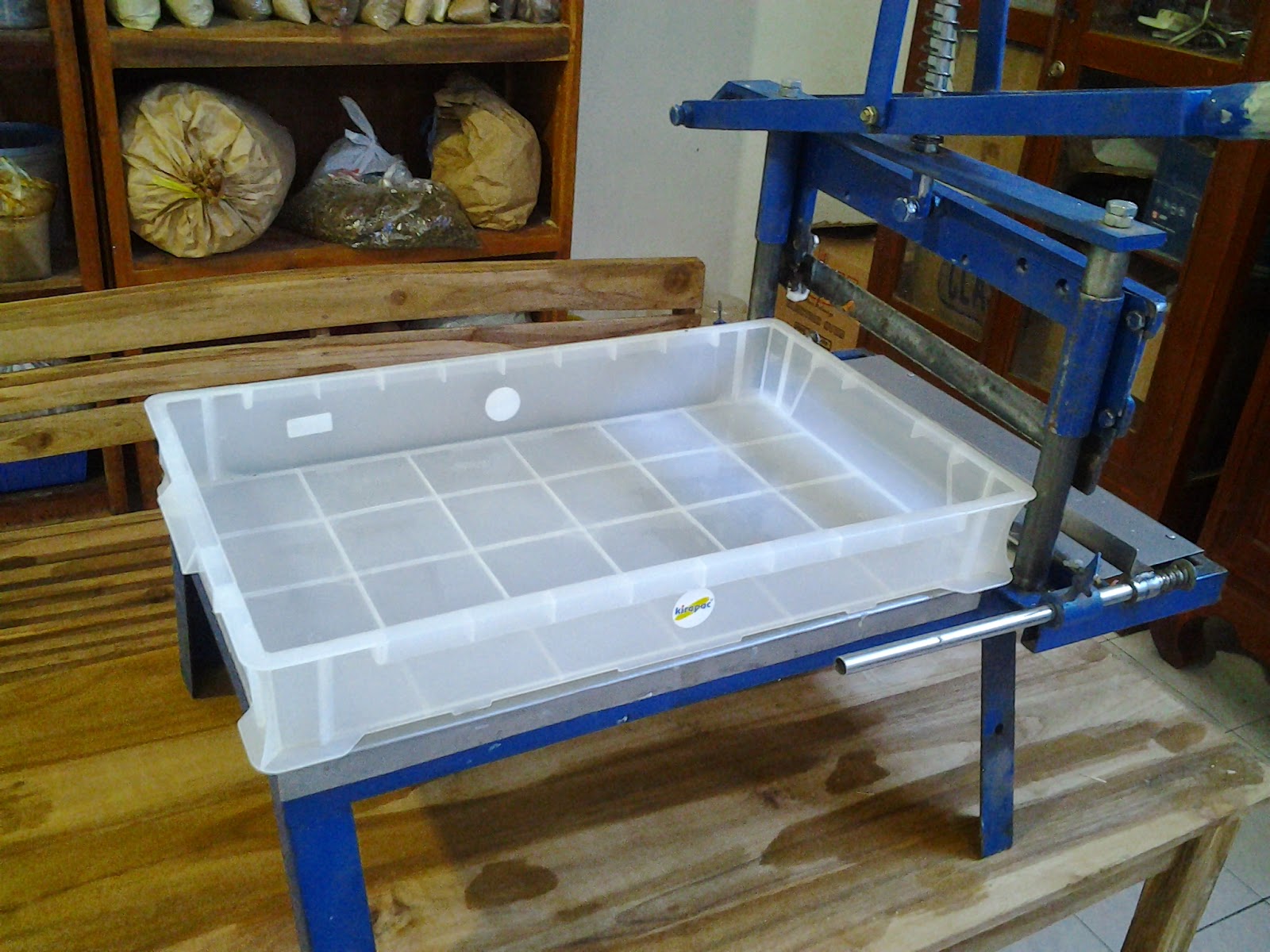 MESIN UNTUK PRODUKSI SABUN PADAT: MESIN PRODUKSI SABUN BATANGAN