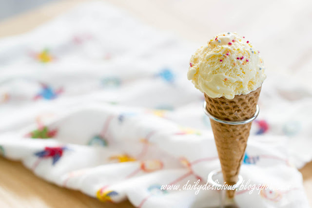 dailydelicious: Custard Ice cream:Very indulgent, very delicious